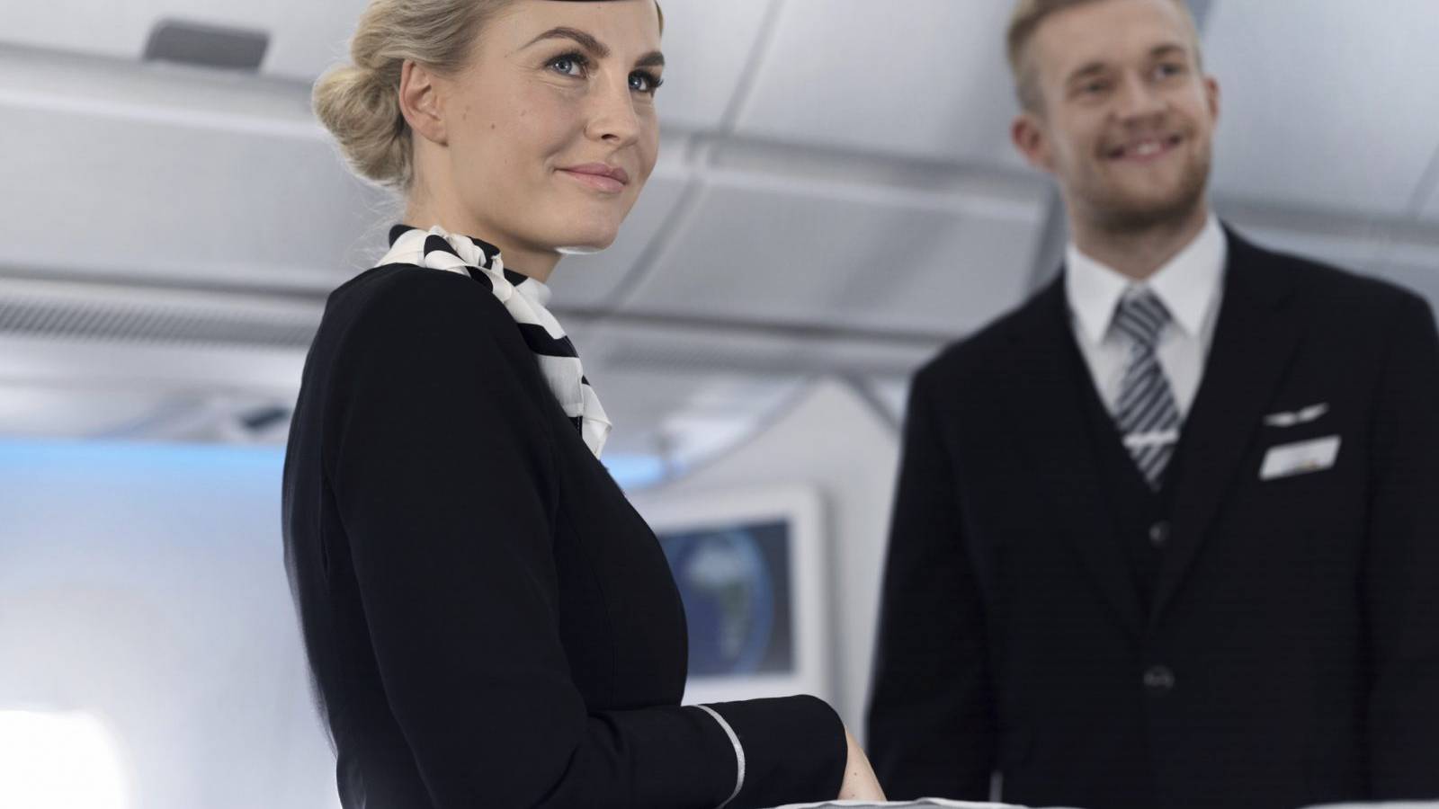 Tipping Cabin Crew: What Do Airlines & Flight Attendants Themselves Think?