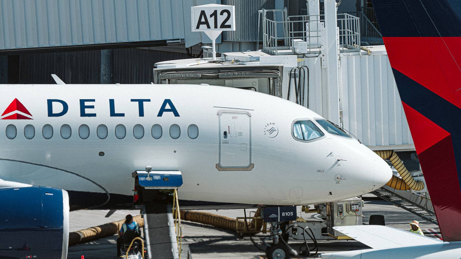 Delta Air Lines Discreetly Rolls Out New Feature For Passengers With ...