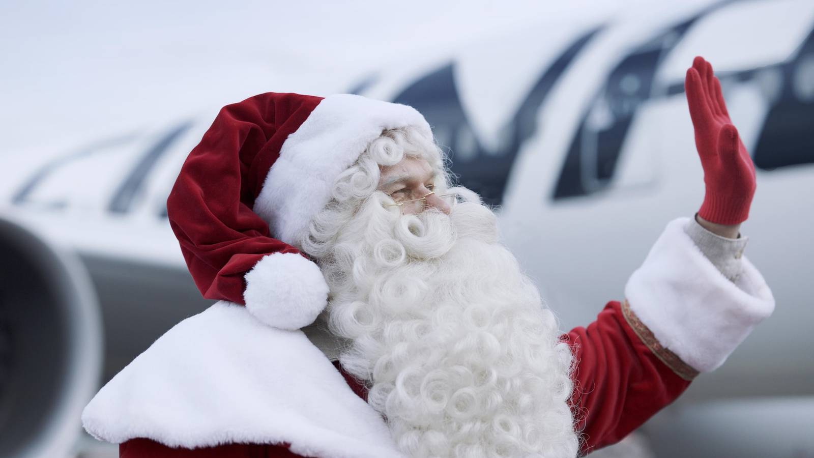 Finnair Flies Santa Claus To Japan After 2 Year COVID Pause