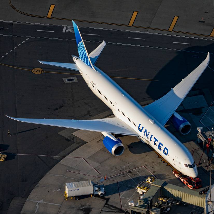 United Airlines Boeing 787-9 Flying To Sydney Makes Emergency Landing ...
