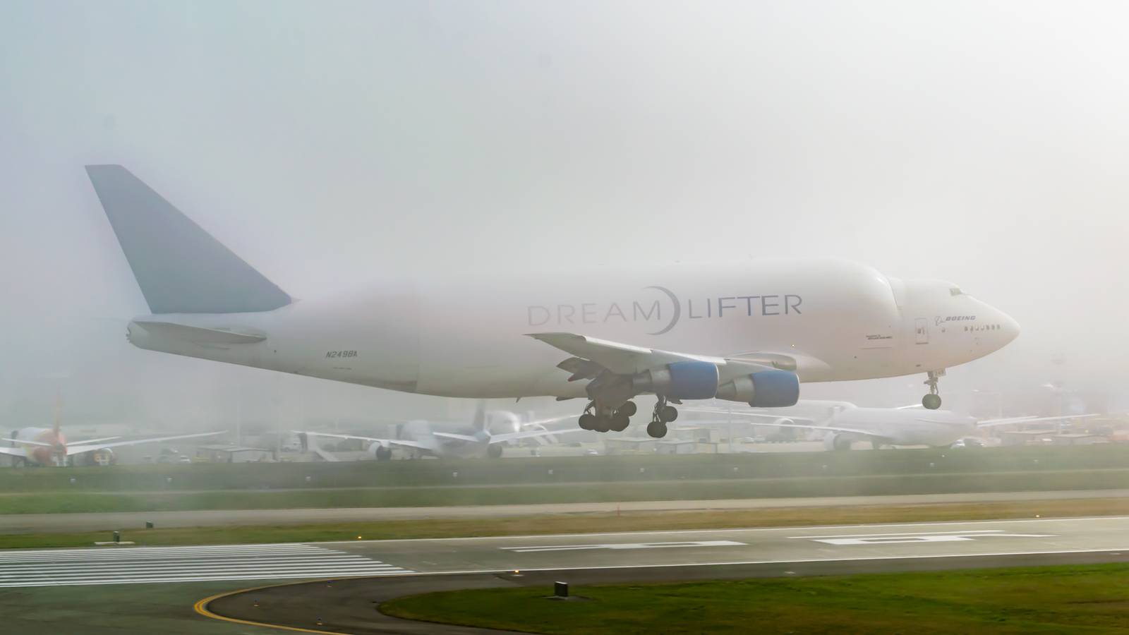 How Fog Affects Aircraft & Airport Operations