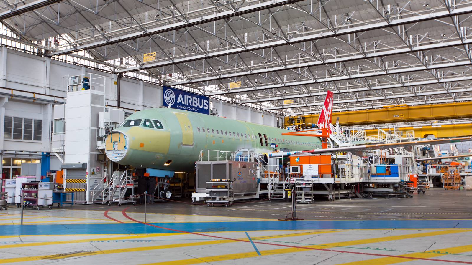 The Development Cycle And Cost Of Modern Commercial Airliners