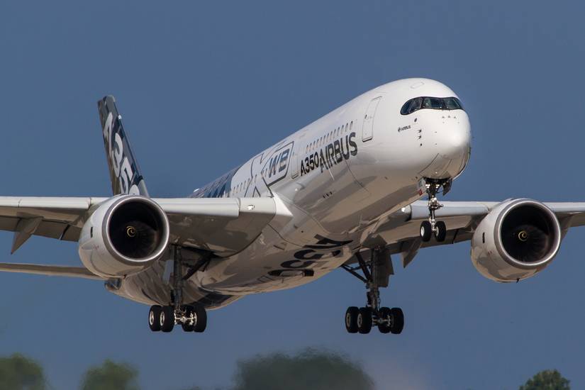 The Development Cycle And Cost Of Modern Commercial Airliners