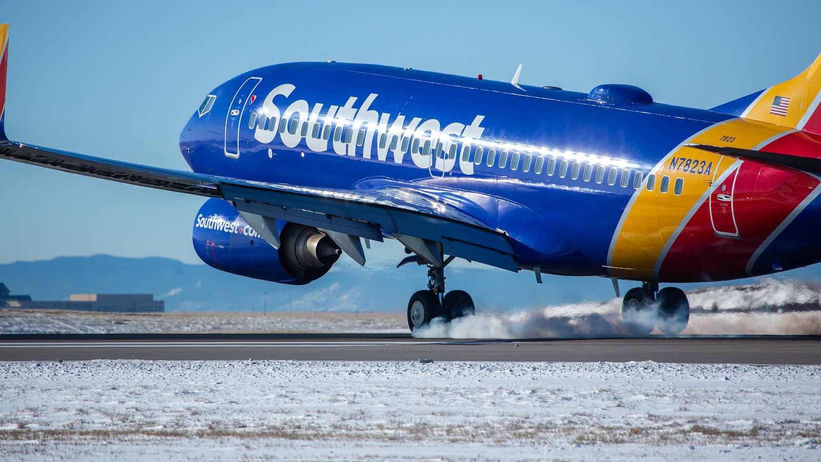 Boeing Has Redesigned The 737NG Engine Nacelle To Better Resist Broken ...