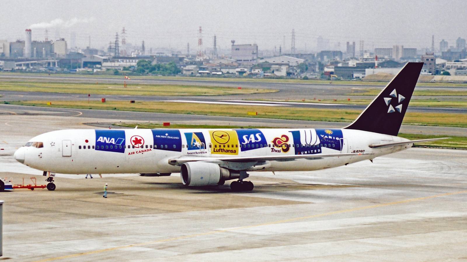 The Story Behind Airline Alliance Liveries