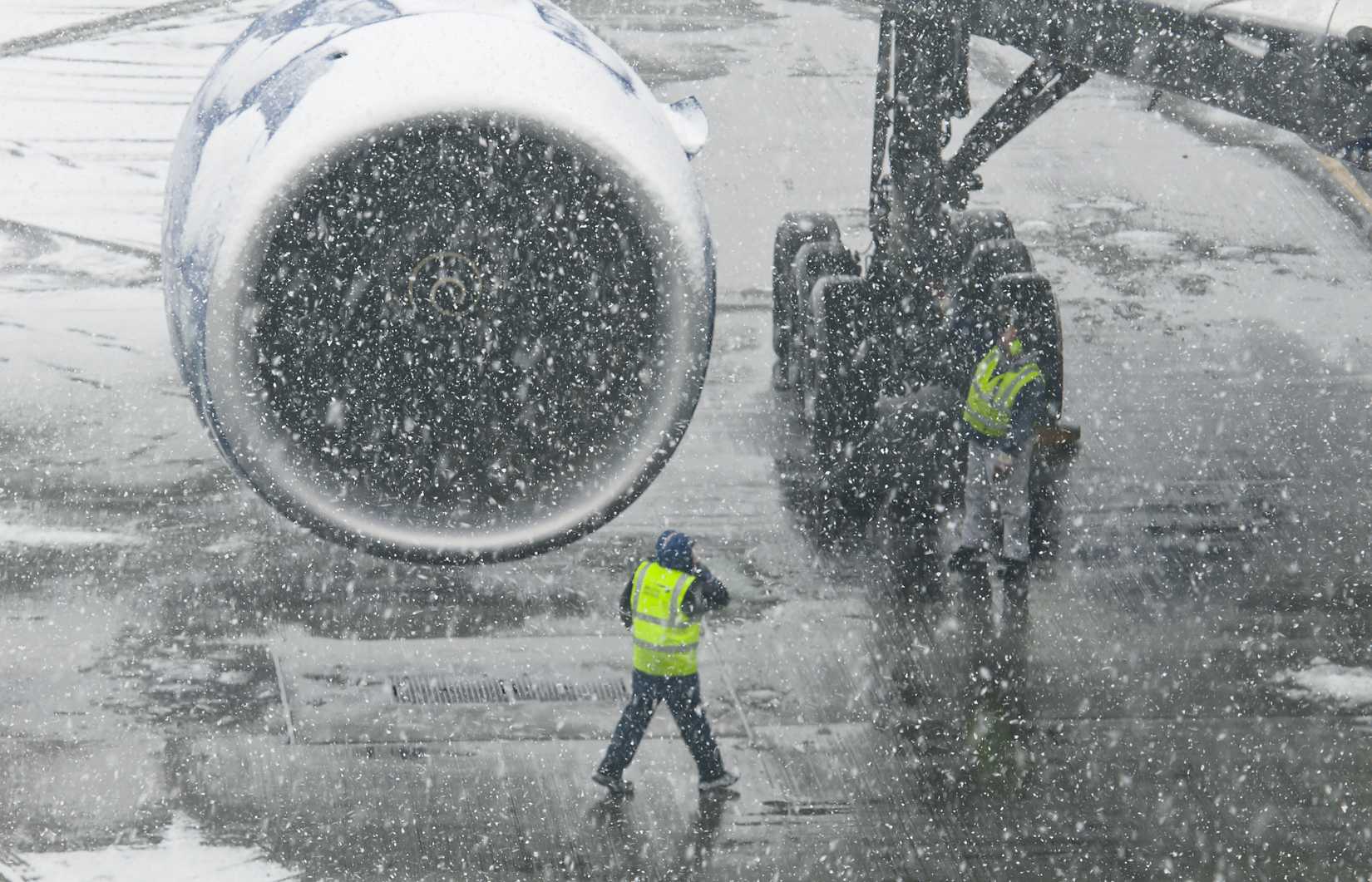 Winter Is Coming: 5 Ways In Which Airlines & Airports Deal With Snow & Ice