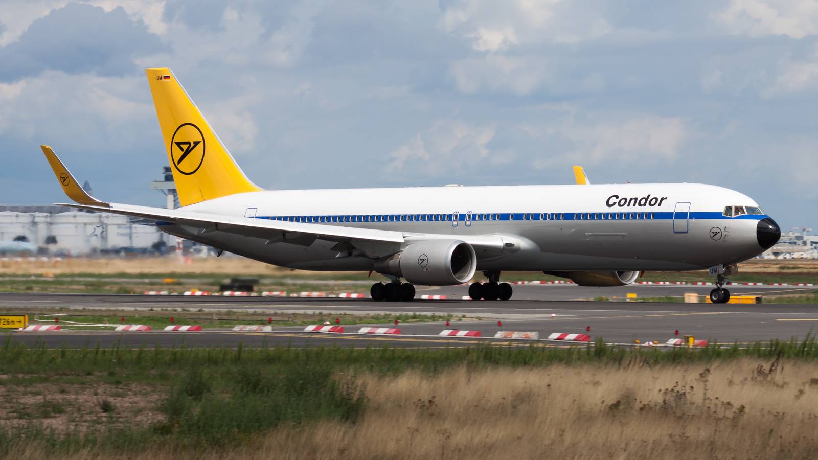 Ex-Condor Retro Livery Boeing 767 Flies To China For Freighter Conversion