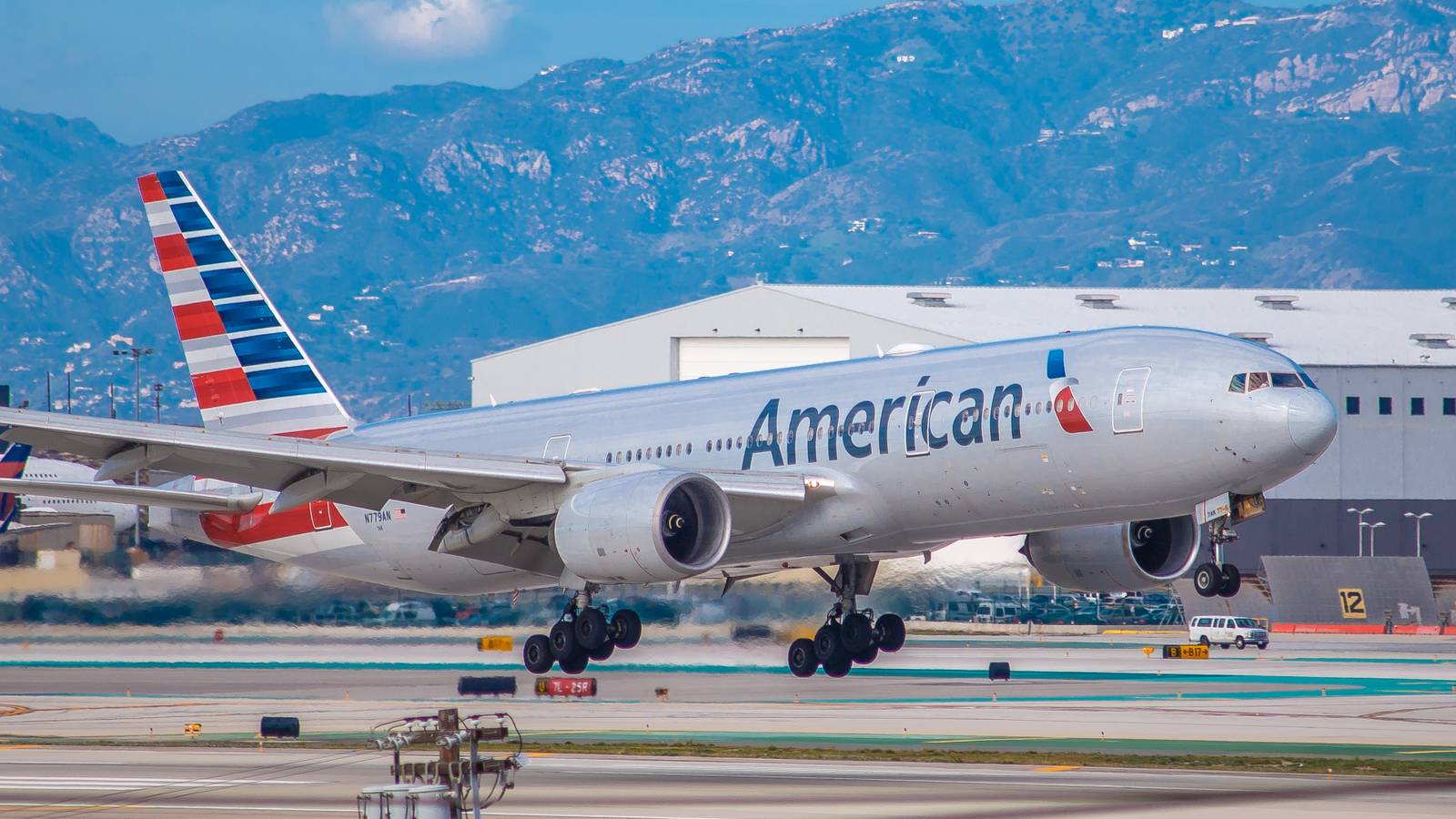 Near Miss: American Airlines Boeing 777 Reportedly Almost Collides With ...