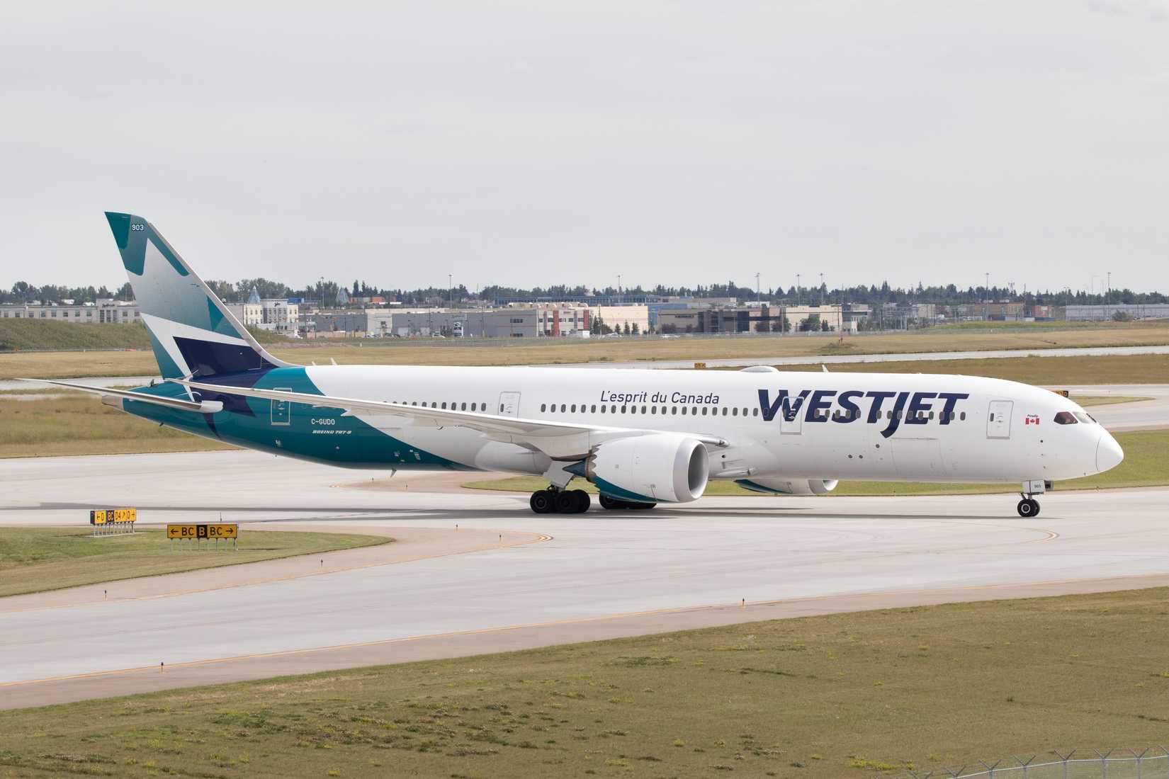 WestJet Launches Boeing 737 MAX Service Connecting Calgary to Iceland