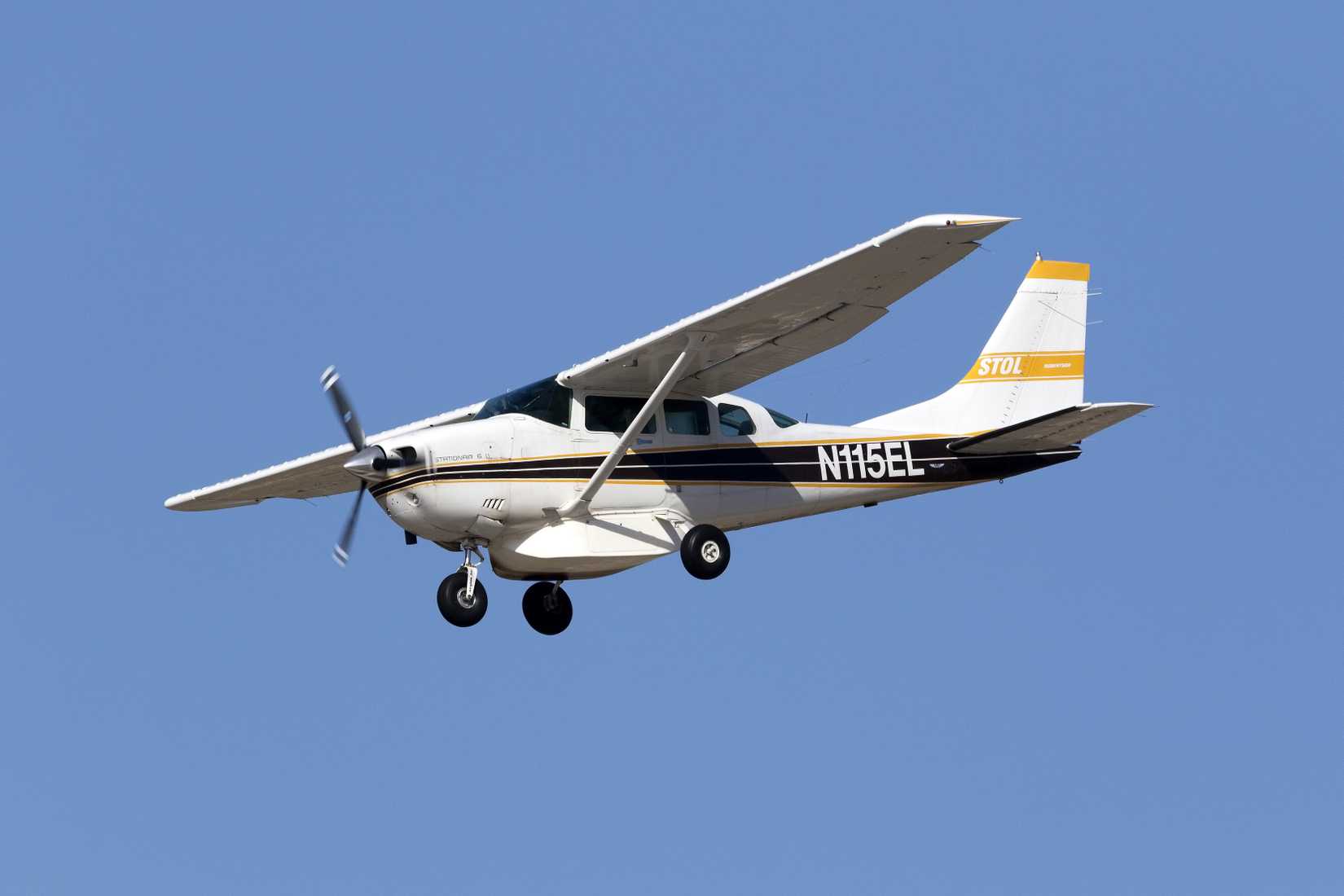 The 5 Different Cessna 206 Variants