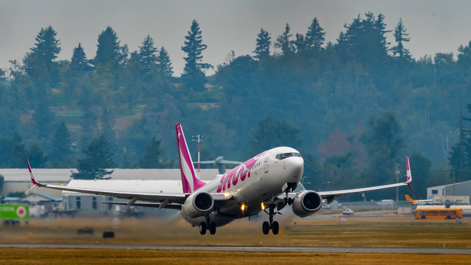 Swoop Conducts Final Flight As it Merges With WestJet