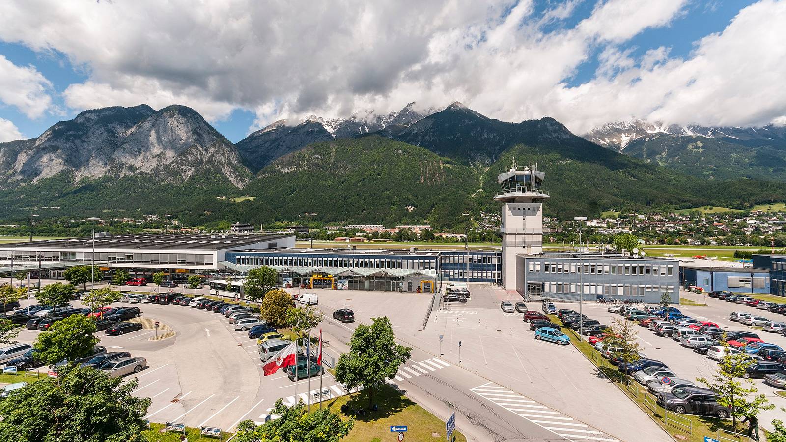 Challenging But Stunning: Innsbruck Airport & Its Mountainous Approach