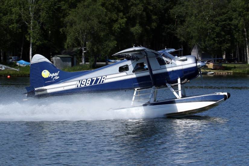 190 Flights A Day: Inside Lake Hood, Alaska - The World's Busiest ...