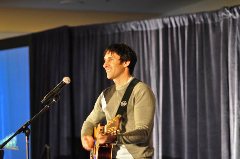 The Story Of Canadian Musician Dave Carroll's Anti-United Airlines ...