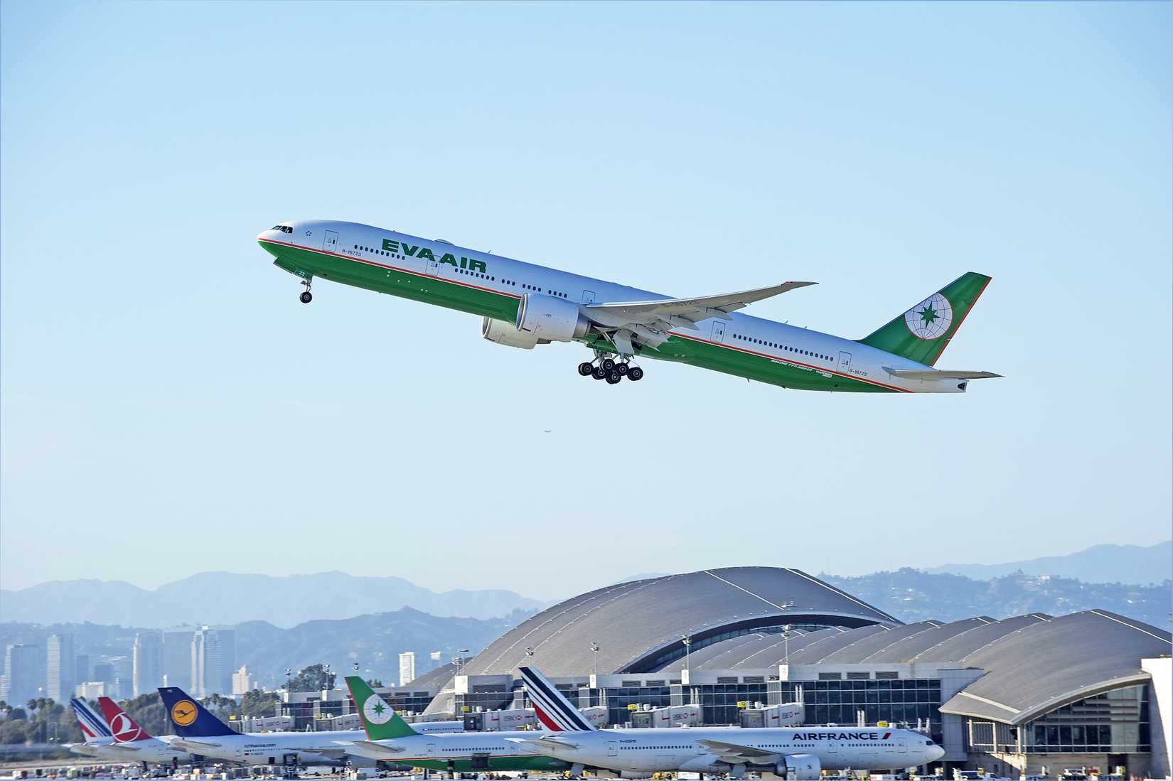 Across The Pacific: Which US Routes Does EVA Air Currently Serve?