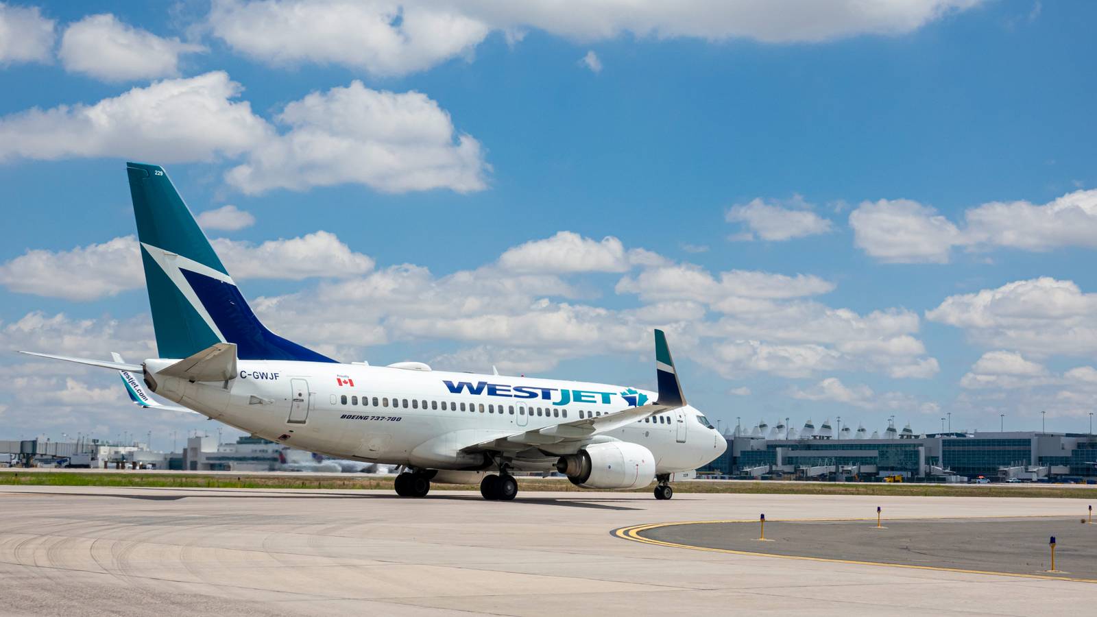 Cabin Crew For The Day: WestJet CEO Swaps The C-Suite For The Airplane ...