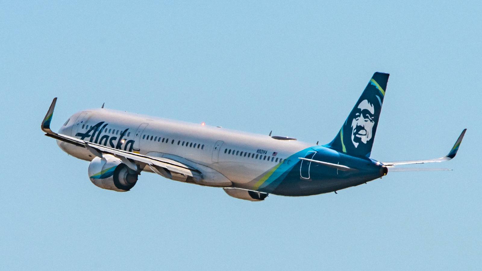 Alaska Airlines To Become All-Boeing Carrier By October