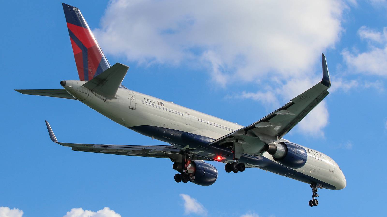 Delta Air Lines Starts Selling Tickets For New Boeing 757 Boston To ...