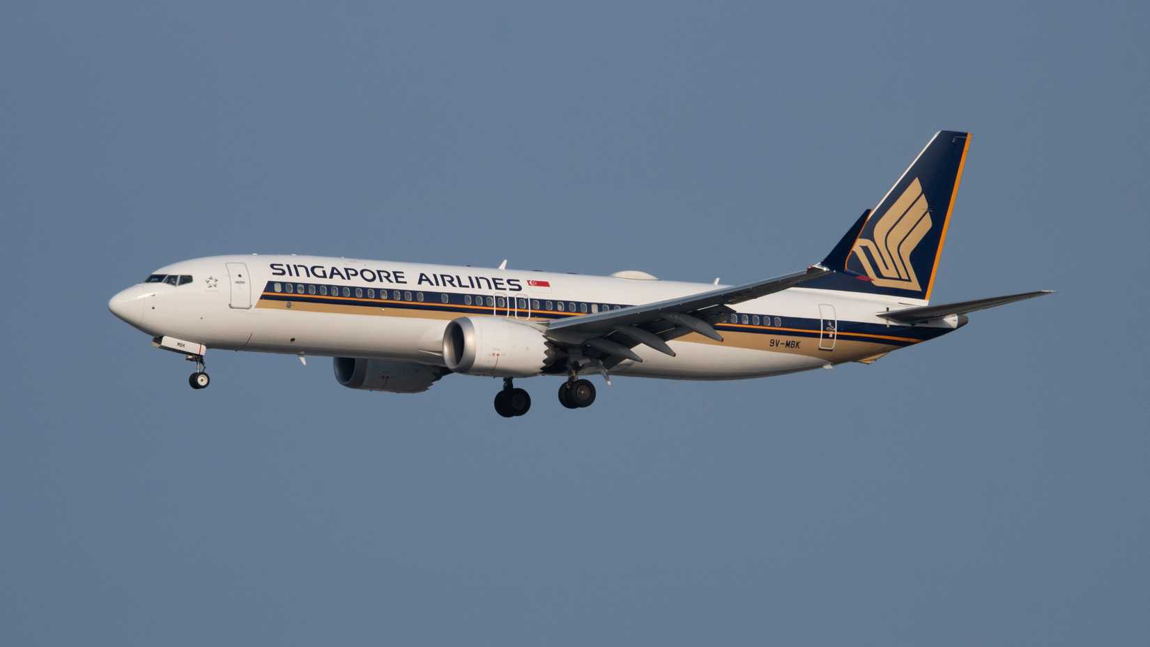 Embraer 190 To Airbus A220 To Boeing 737-800: Qantas Shuffles Planes On ...