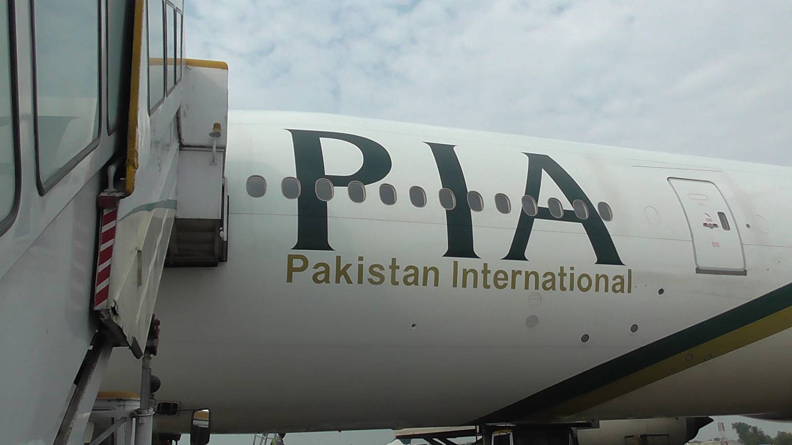 Pakistani Authorities Hit PIA With Hefty Fine Over Late Luggage