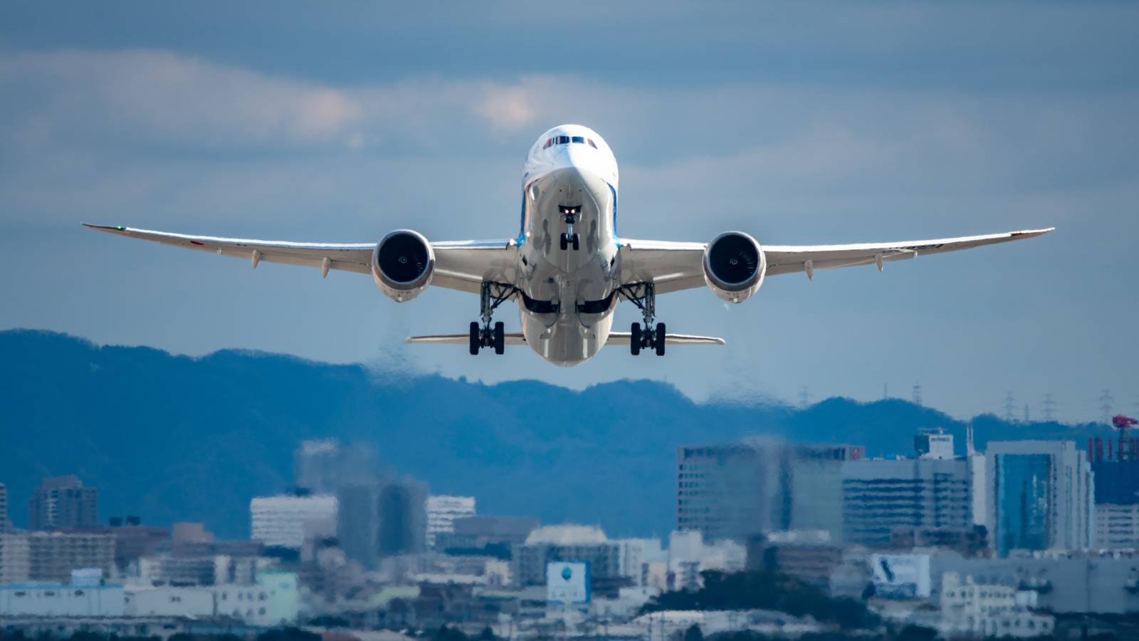 "Rotate!" - Why Pilots Say This On Takeoff