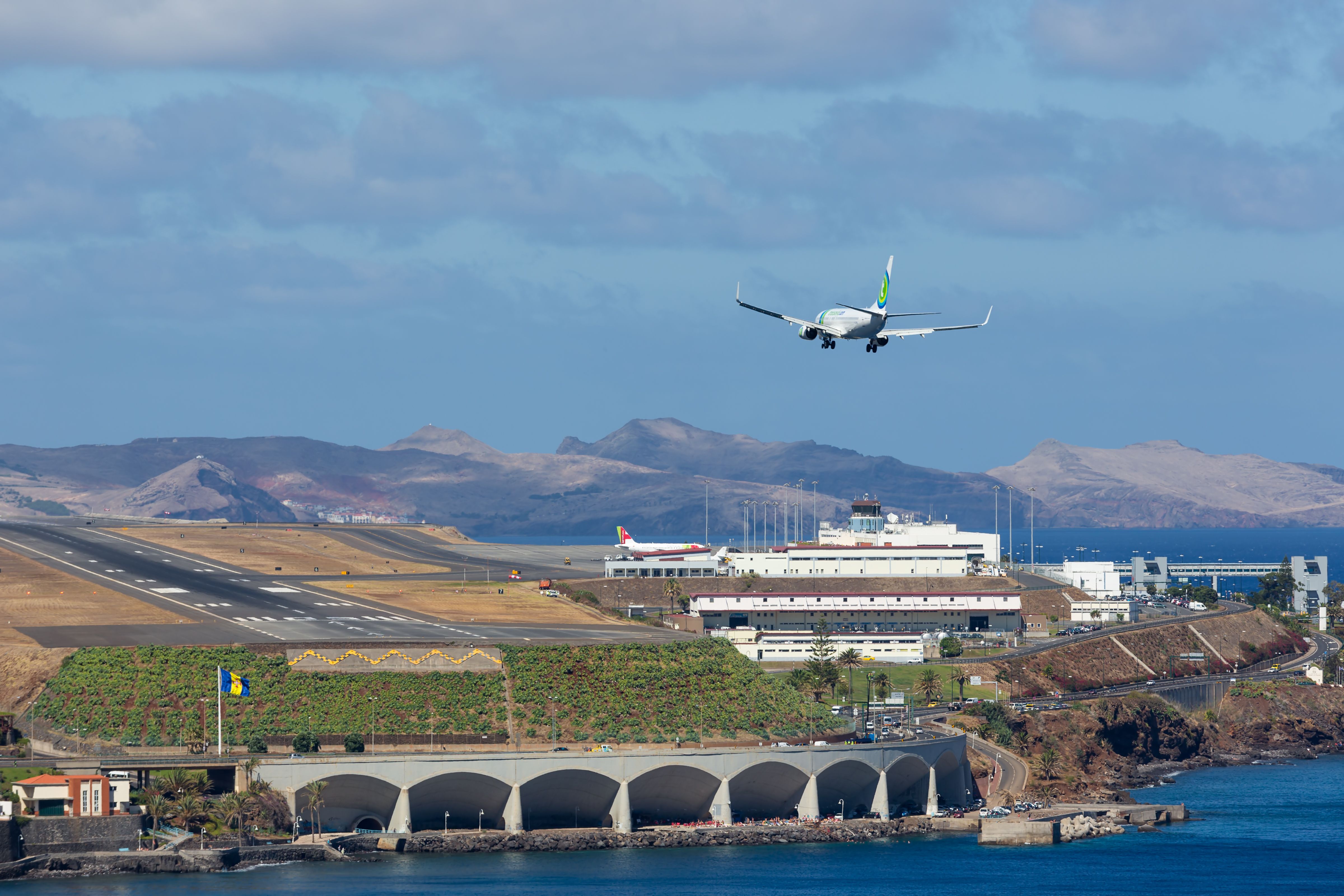 Which Airports In The World Require Steep Approach Certification?