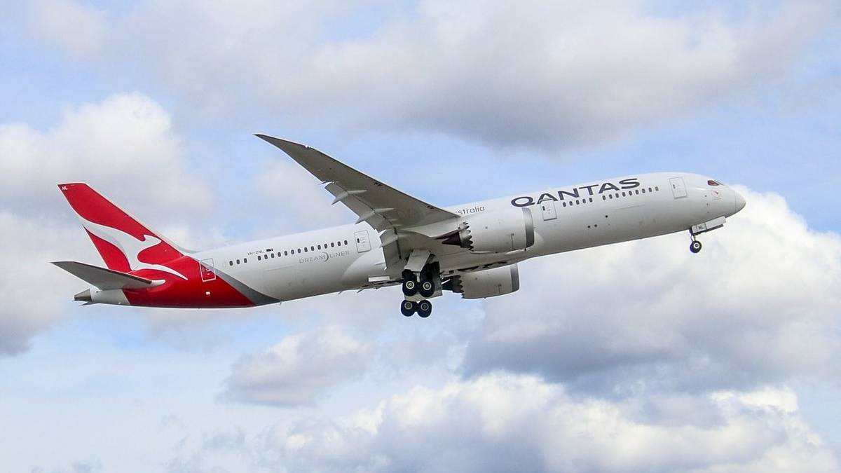 Qantas Receives New Boeing 787-9