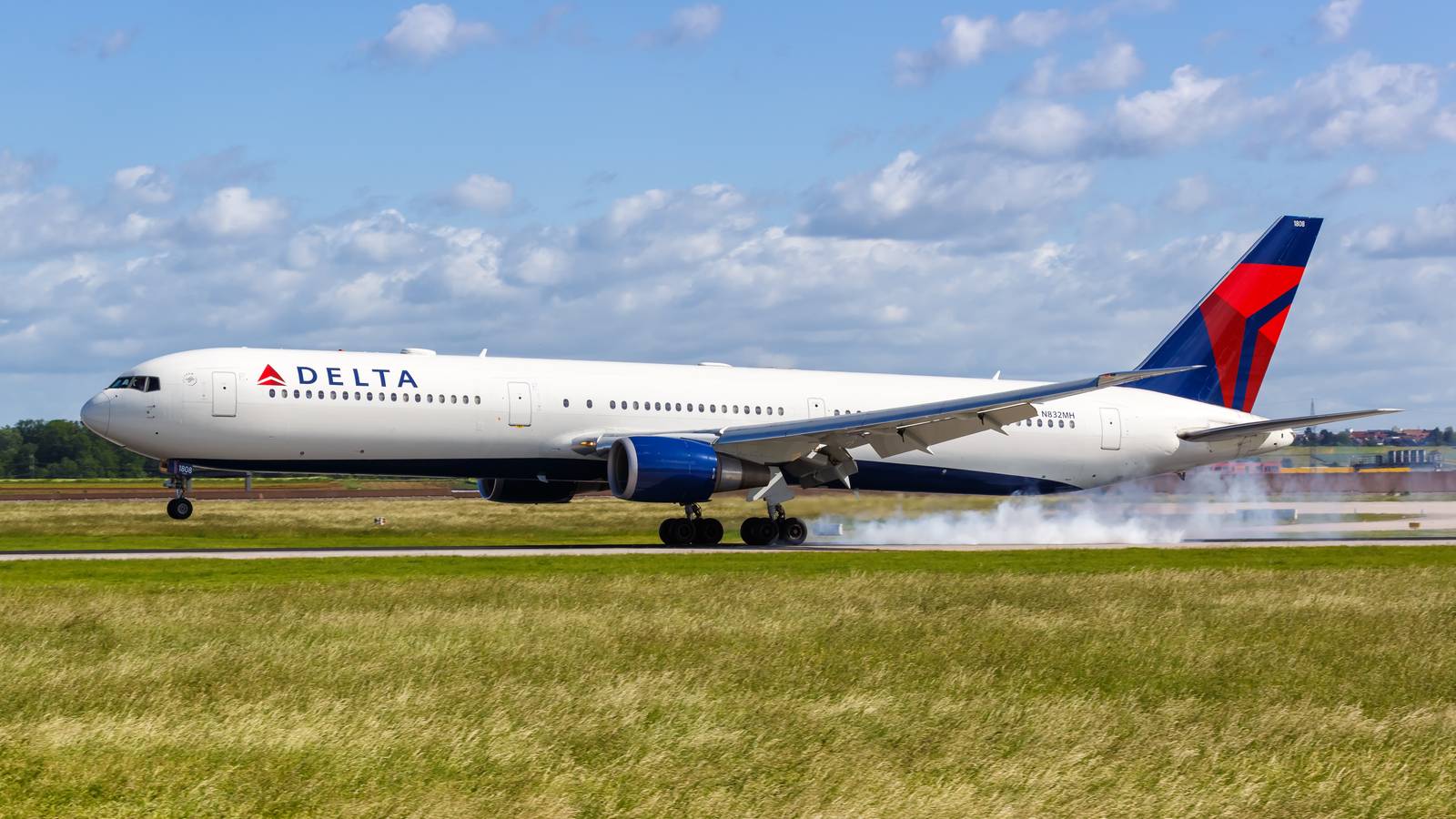 Delta Air Lines Adds Daily Paris CDG Daytime Boeing 767 Flights