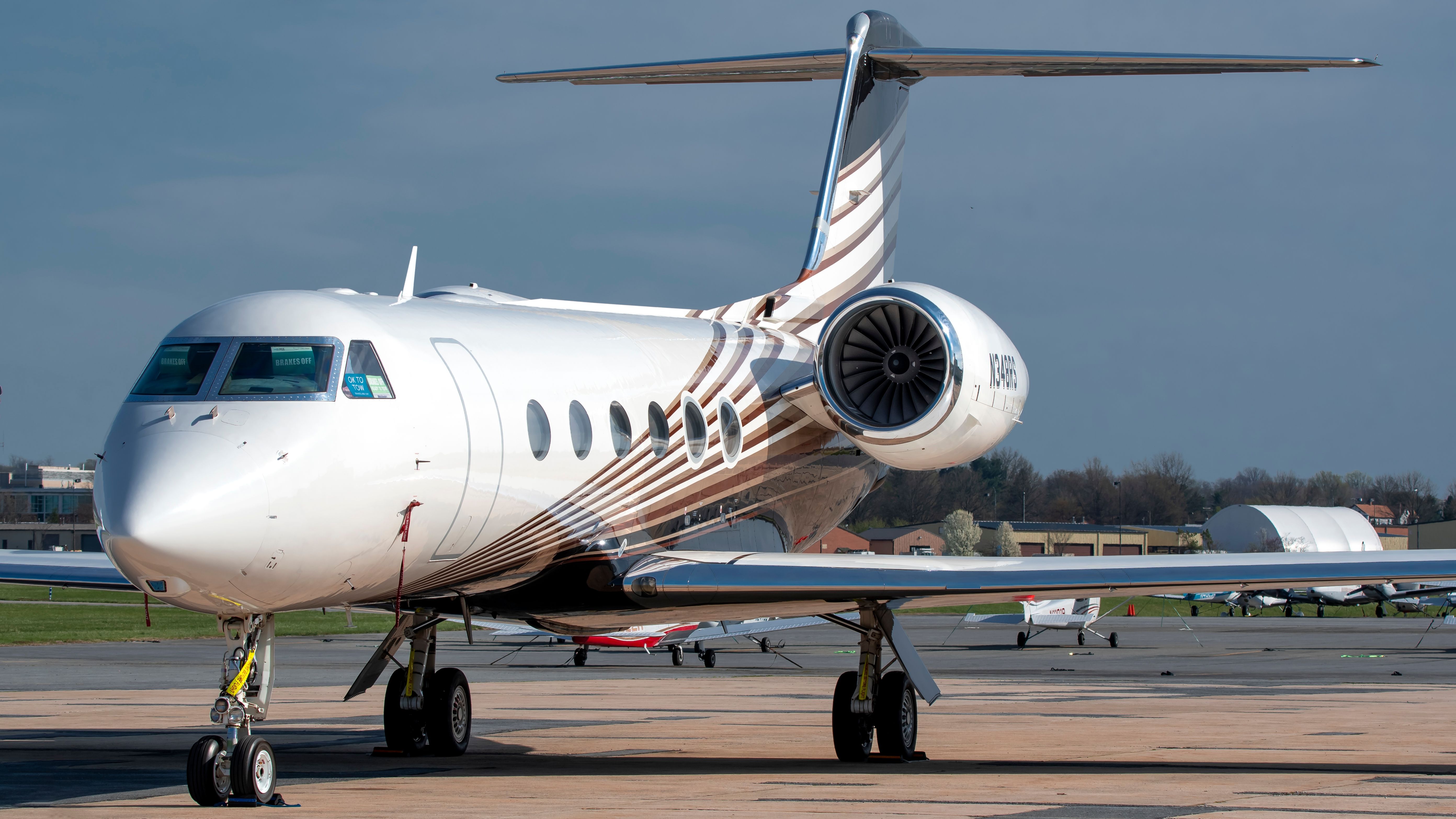 6 Ways In Which Private Jet Operators Differ From Commercial Airlines