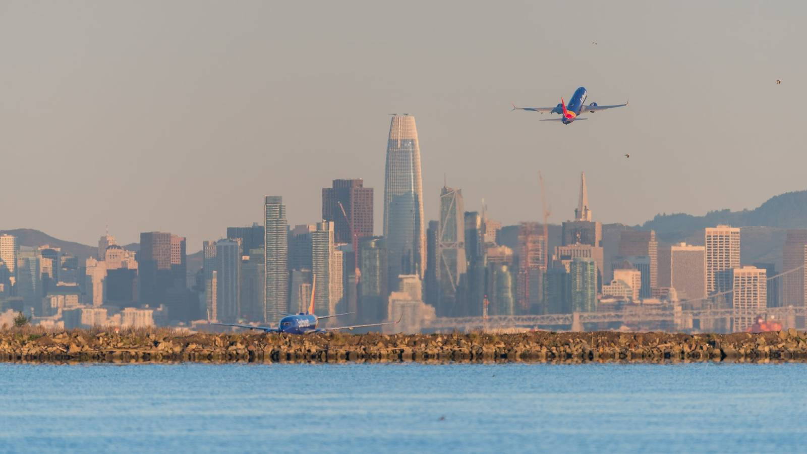 Oakland International Airport Hosts Airline Executives To Attract More ...