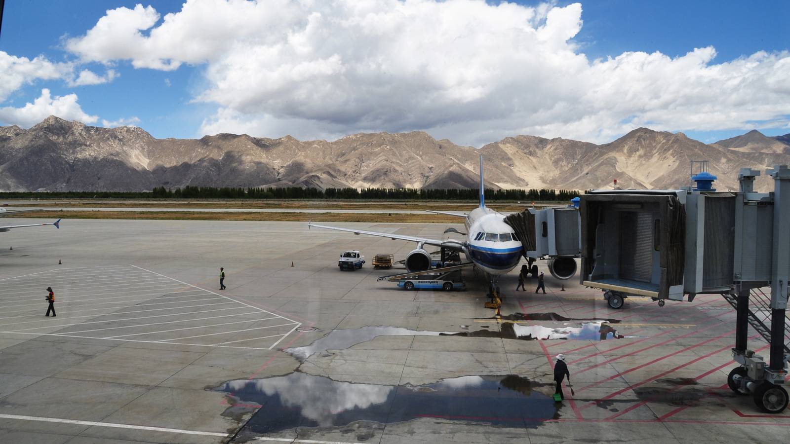 Why Don't Airlines Fly Over Tibet?