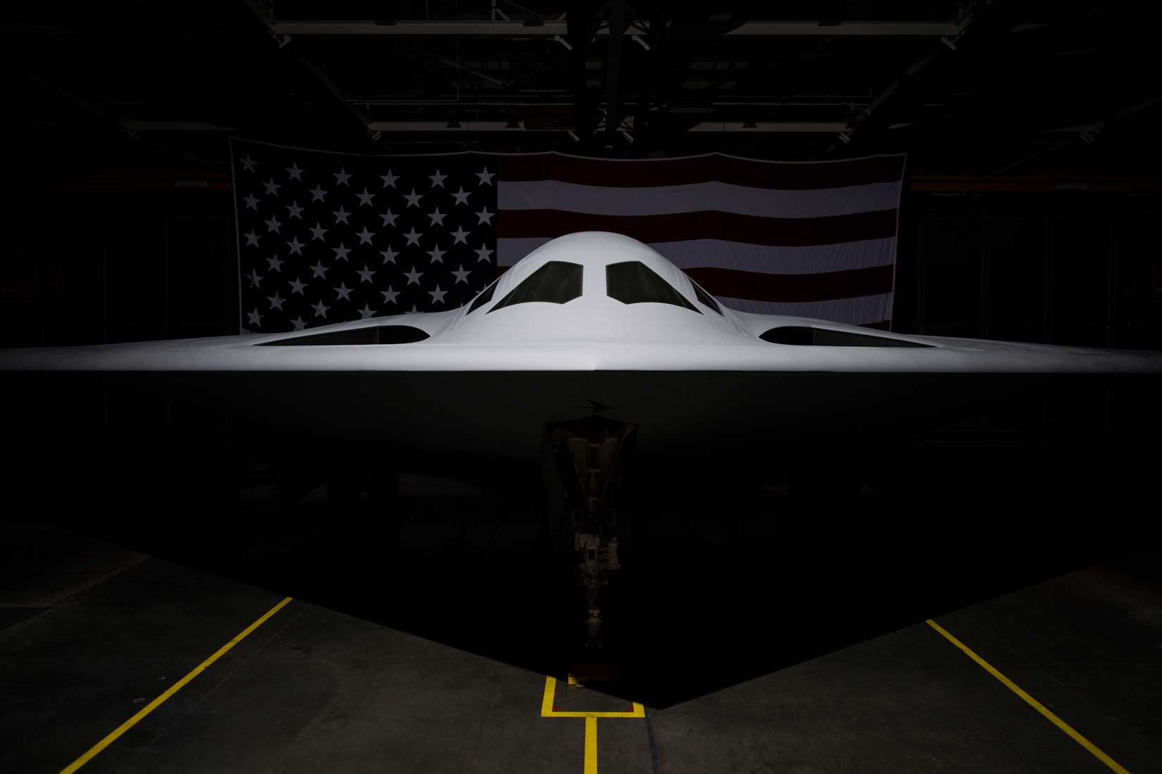 5 Fast Facts About The USAF's Next-Gen B-21 Raider Strike Stealth Bomber