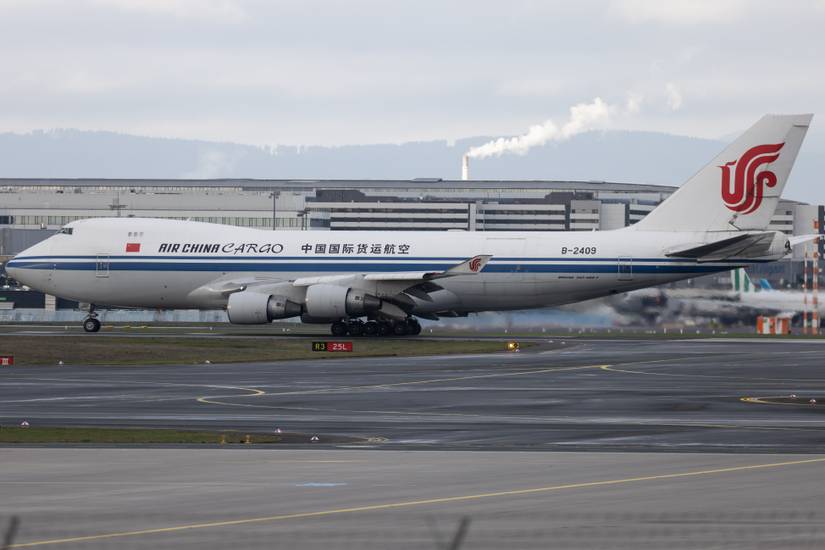 Air China Boeing 747-400F Returns To Amsterdam After Bird Strike
