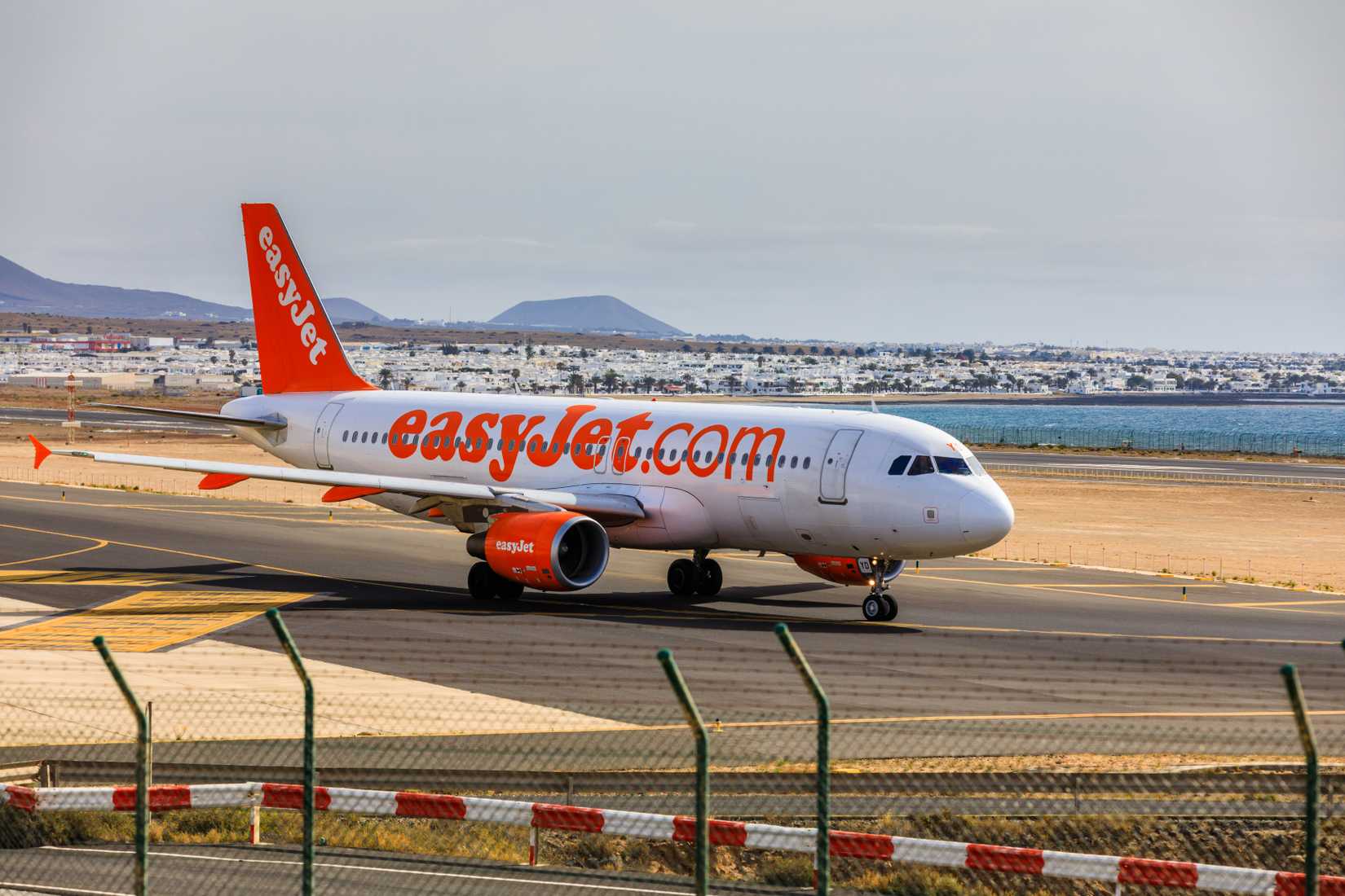 When & Why Did easyJet Switch From Boeing To Airbus Aircraft?