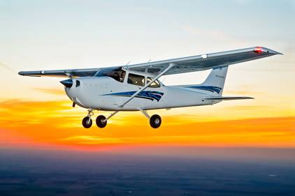 What Are The Differences Between The Cessna 172 And 182?