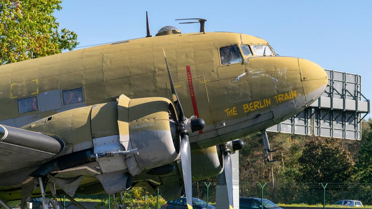The Berlin Airlift - How An Entire City Was Supplied By Air