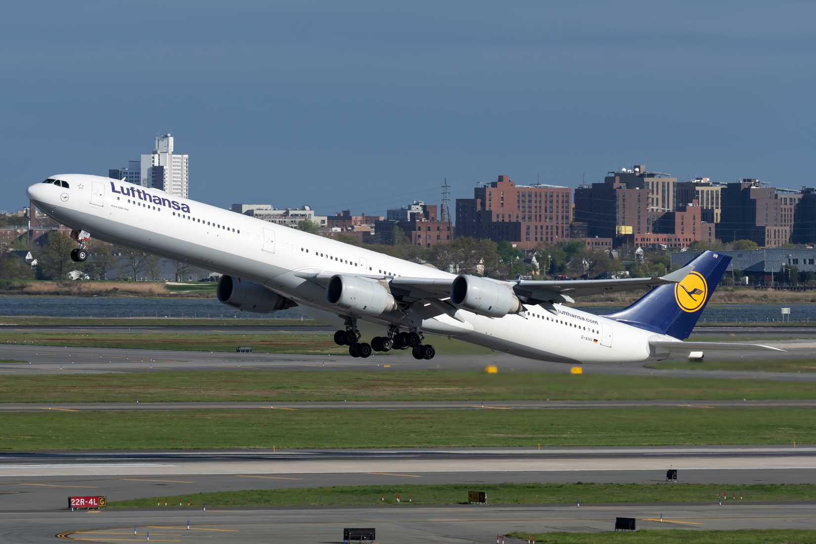 Why Does Lufthansa Still Fly The Airbus A340?