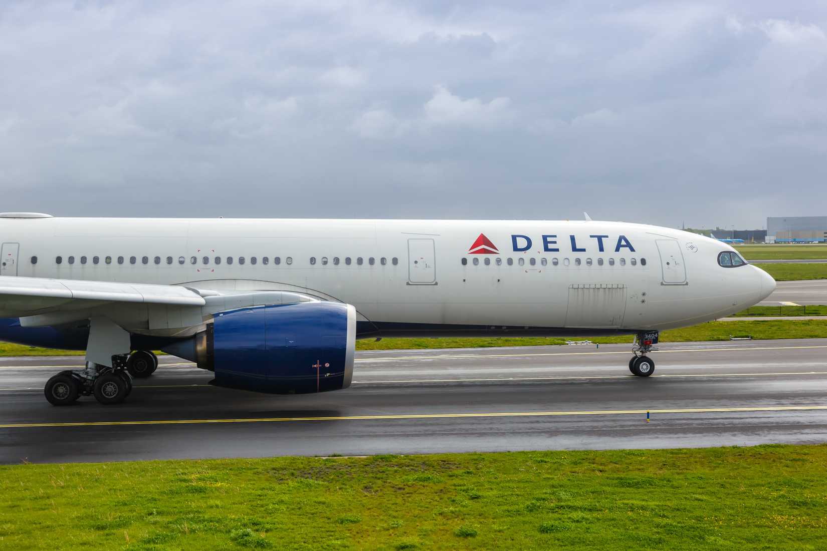 Delta Air Lines Reduces Flights On These 11 Transatlantic Routes This ...