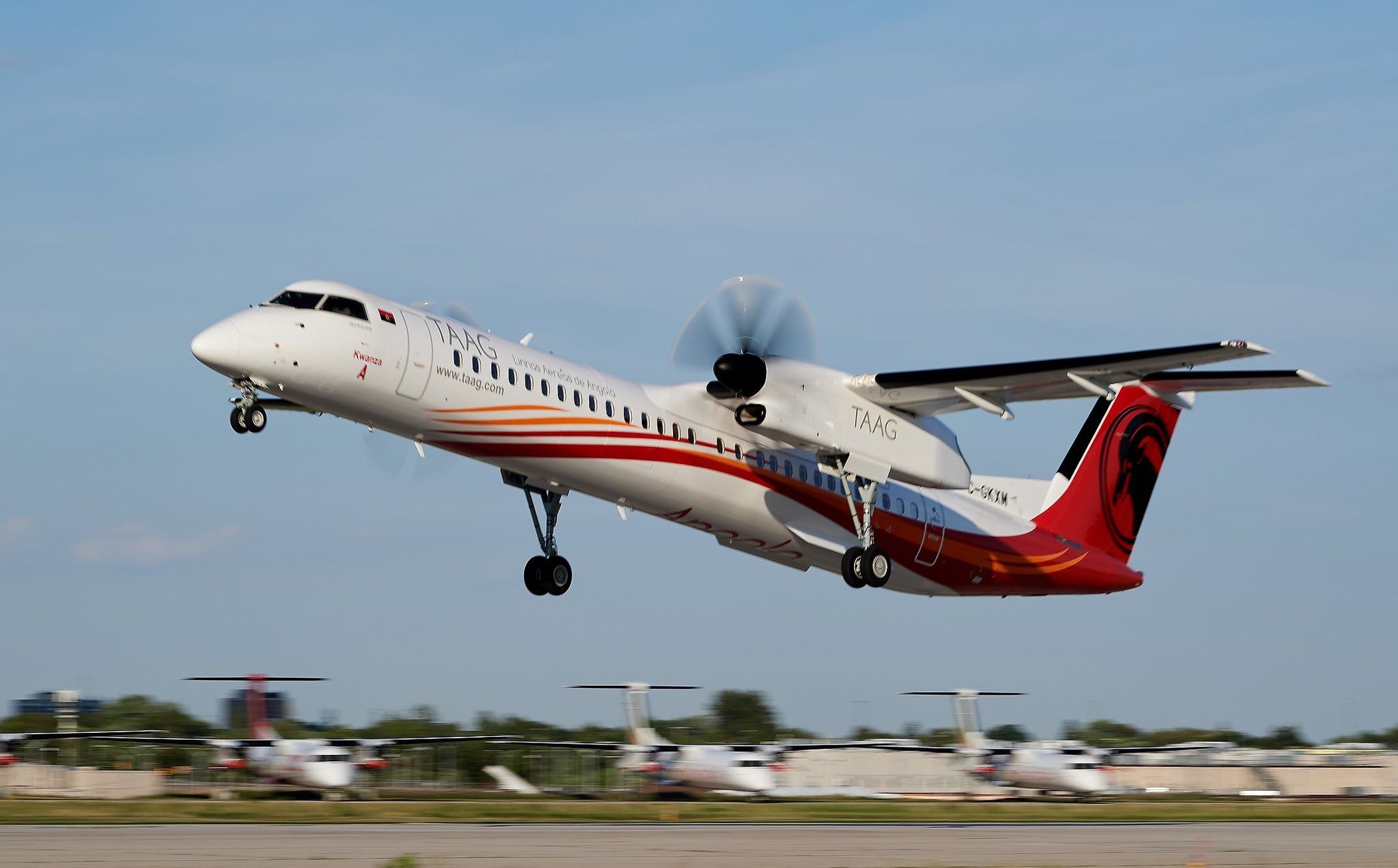 Who Still Flies The Bombardier Q400?