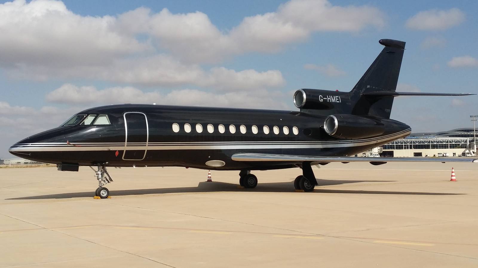 What Does A Typical Private Jet Cabin Crew's Schedule Look Like?