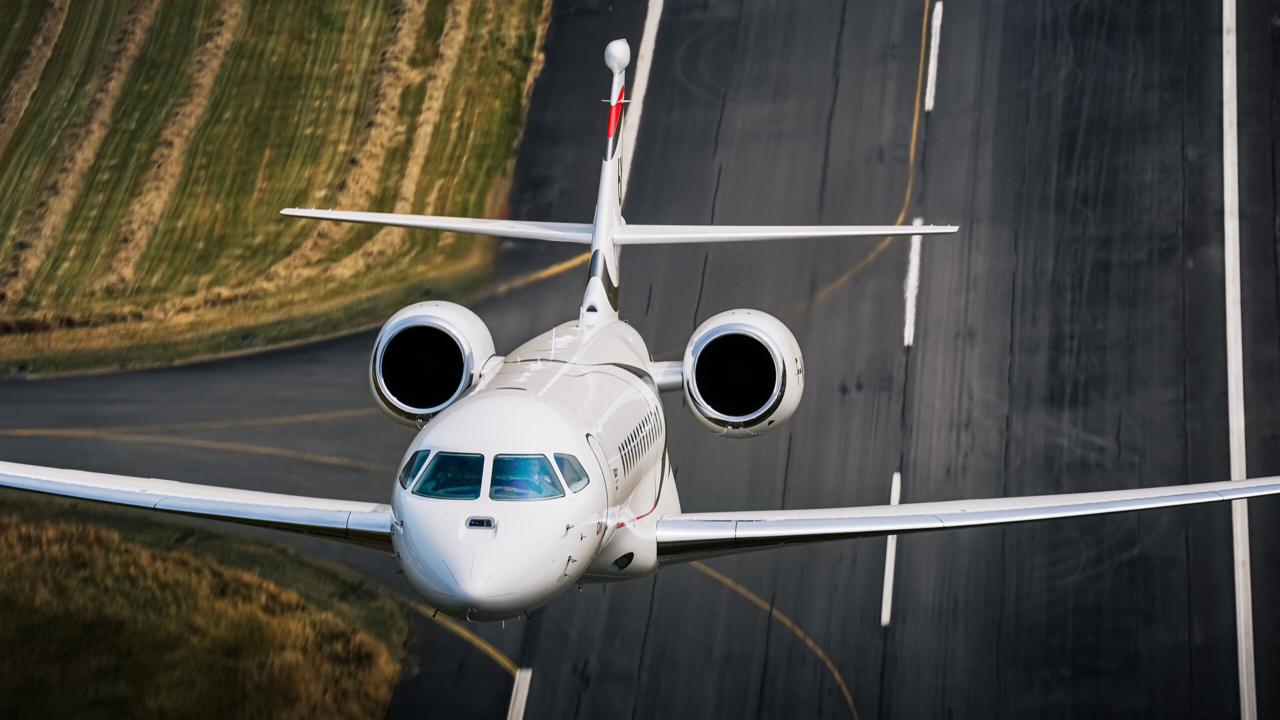 What Makes The Dassault Falcon 6X So Popular?
