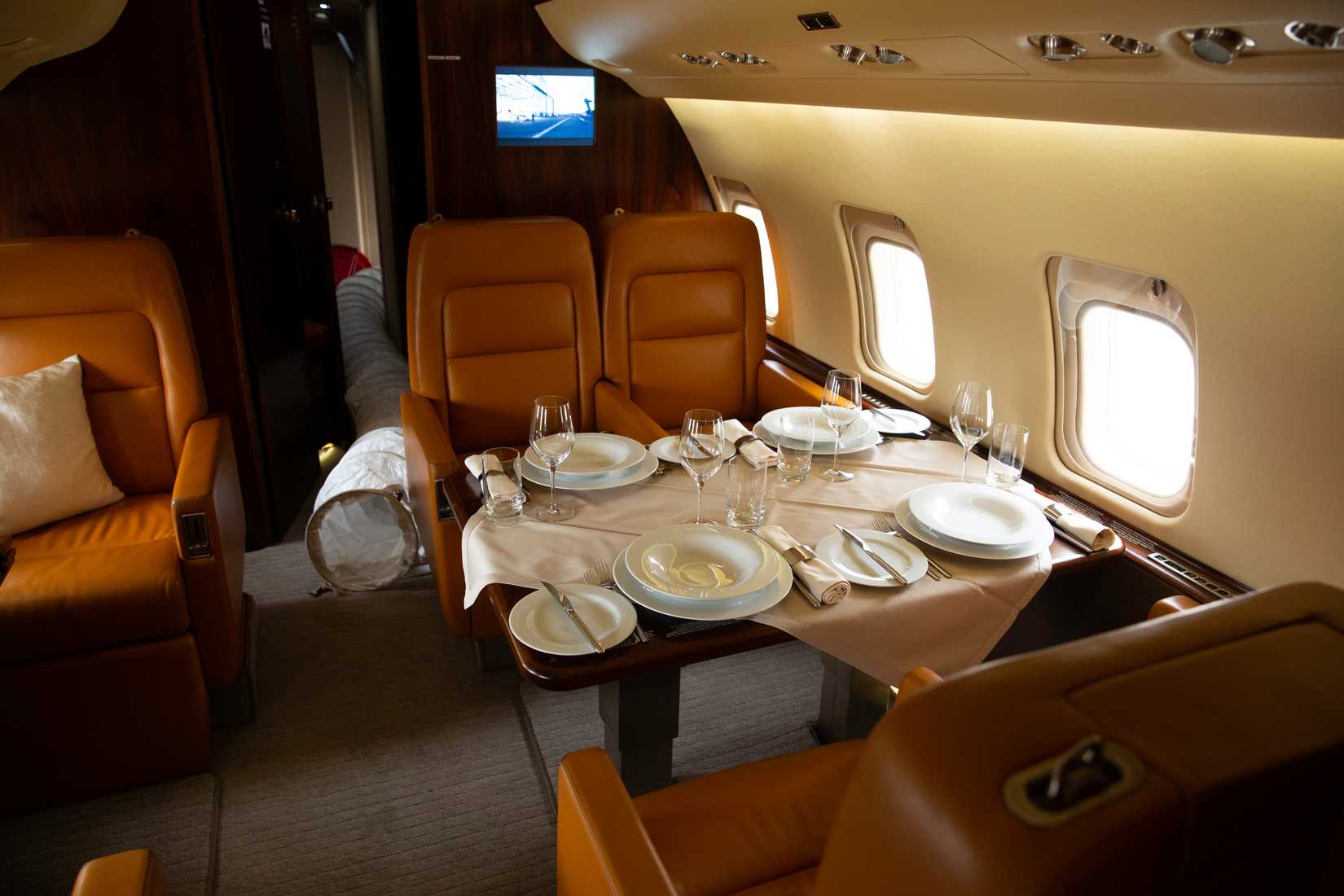 6 Cool Things Inside Jay-Z's Private Jet: A Bombardier Challenger 850