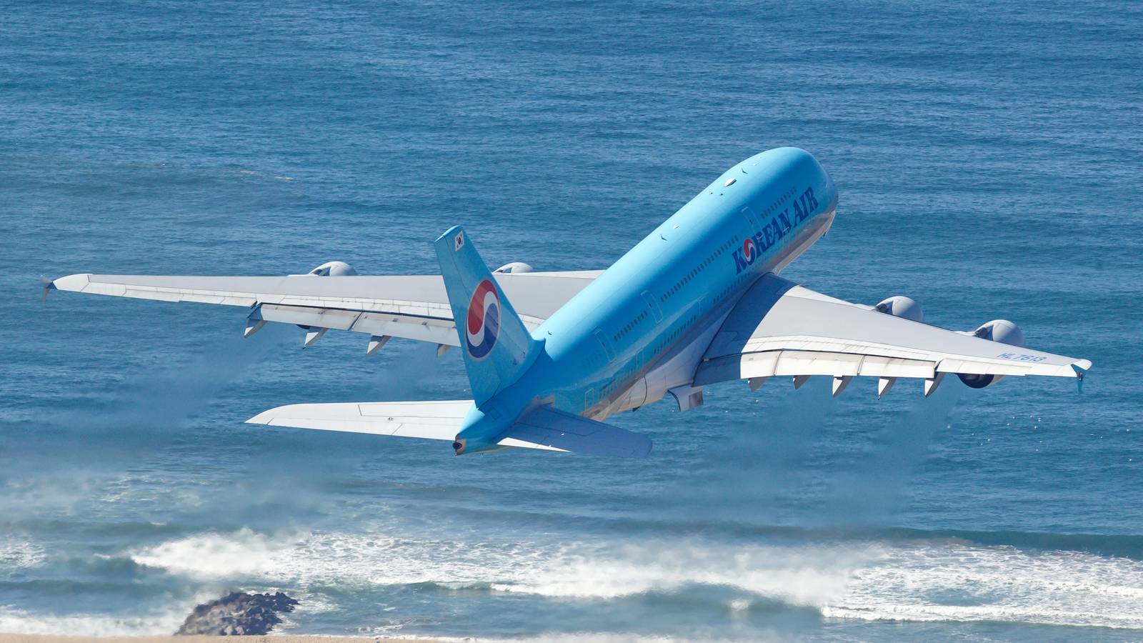8 Fun Facts You Didn't Know About Aircraft Wing Design