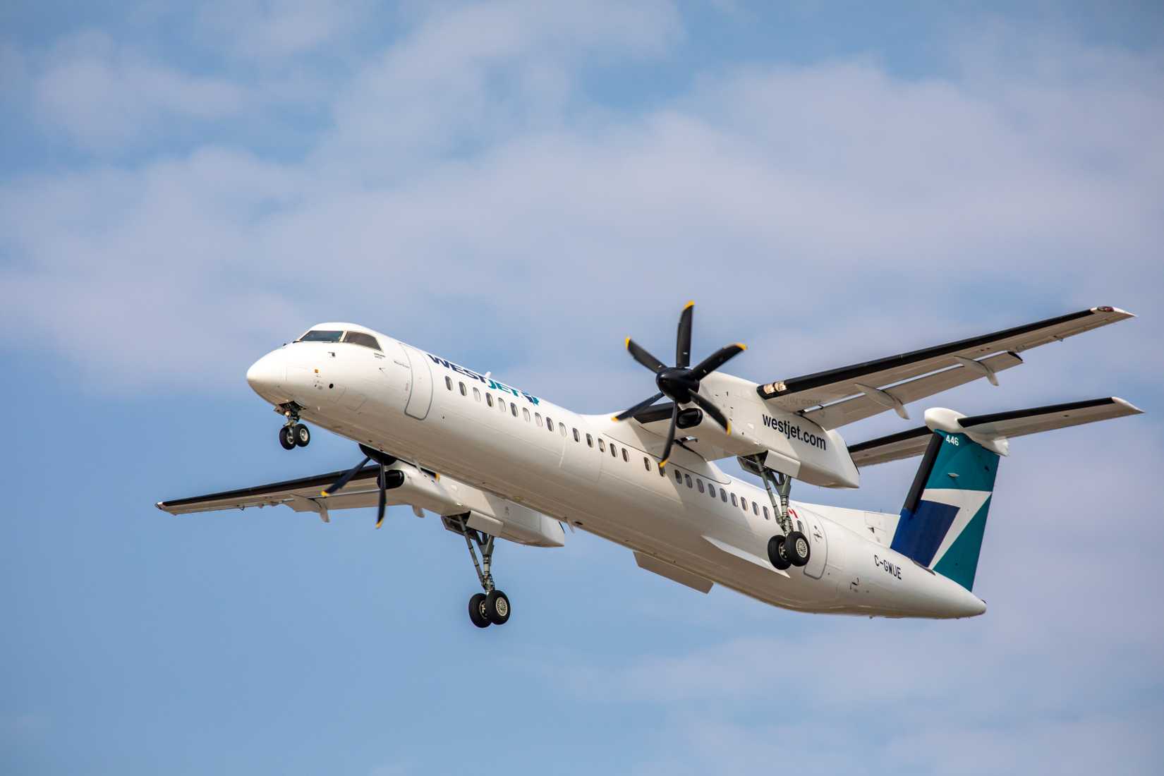 WestJet Launches Daily Dash 8-Q400s Between Seattle And Kelowna