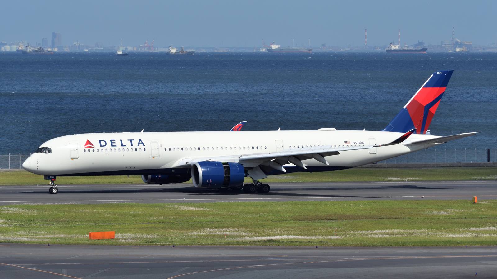 Delta Air Lines Opens New Sky Club With Stunning Views Of Boston Harbor