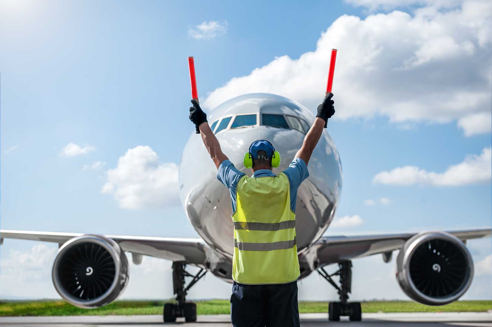 What Does It All Mean? A Brief Guide To Hand Signals On An Airport Apron