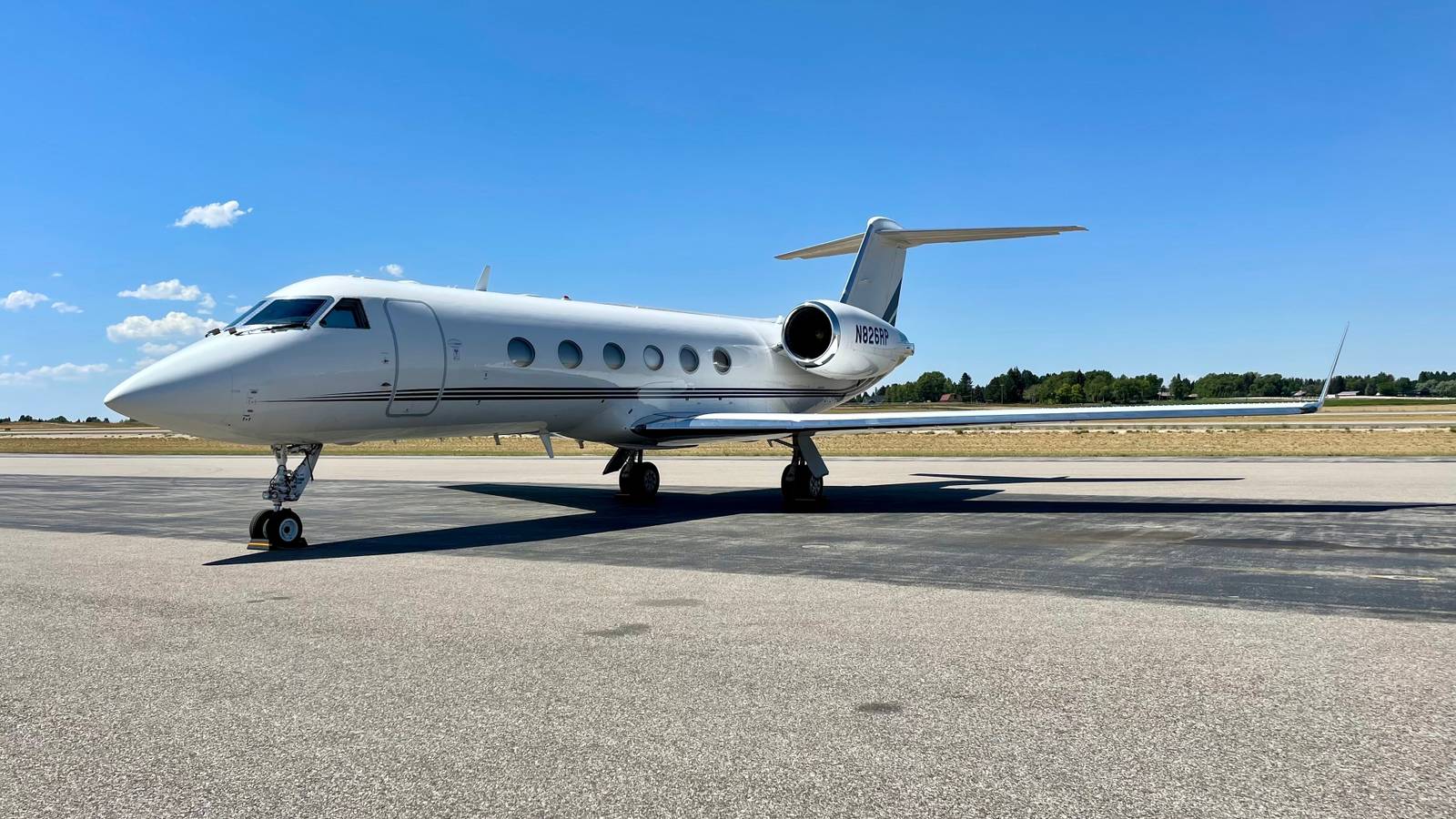 What Planes Does Tom Cruise Own?