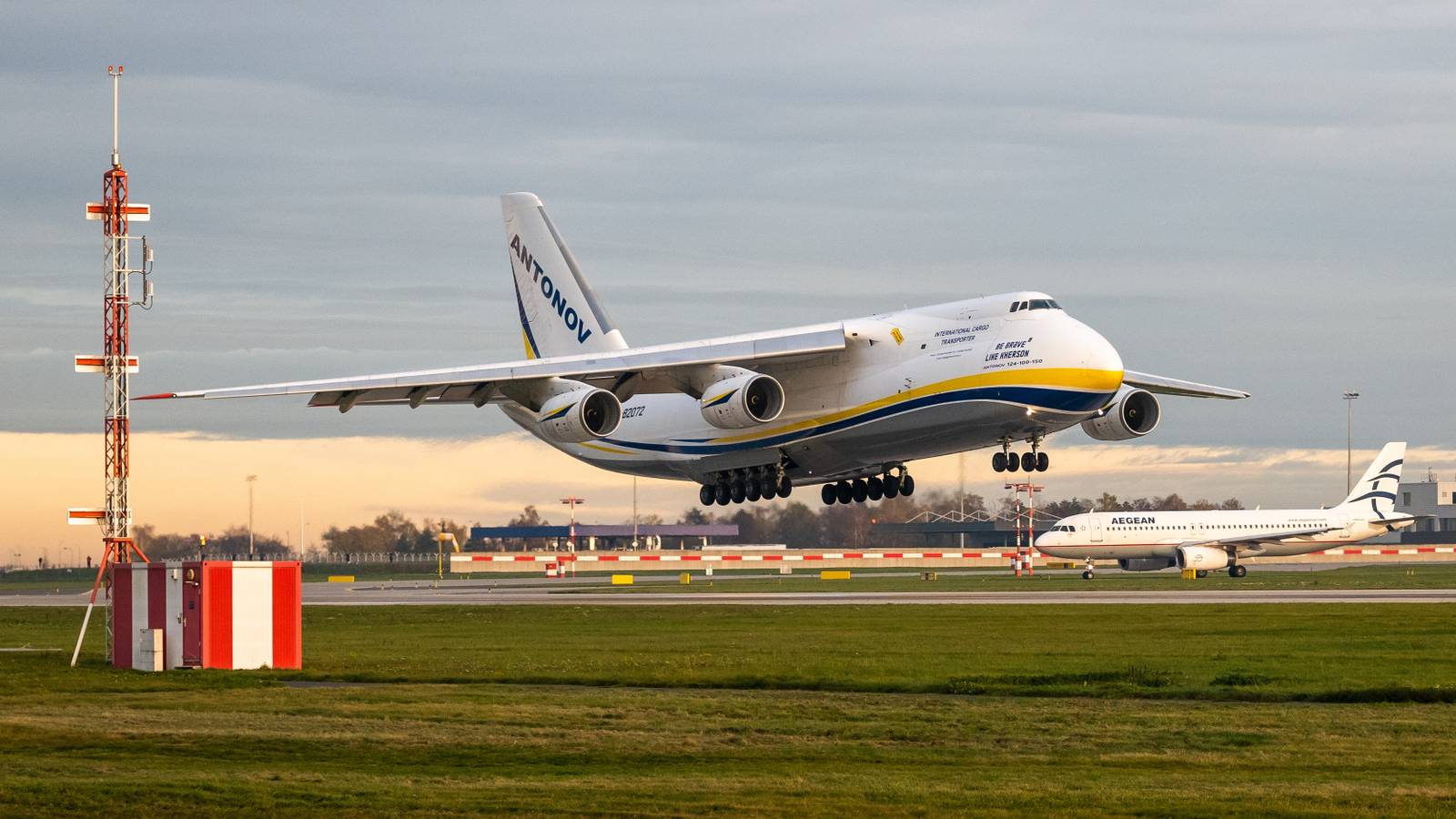 American Airlines Charters Antonov An-124 To Transport Spare Engine