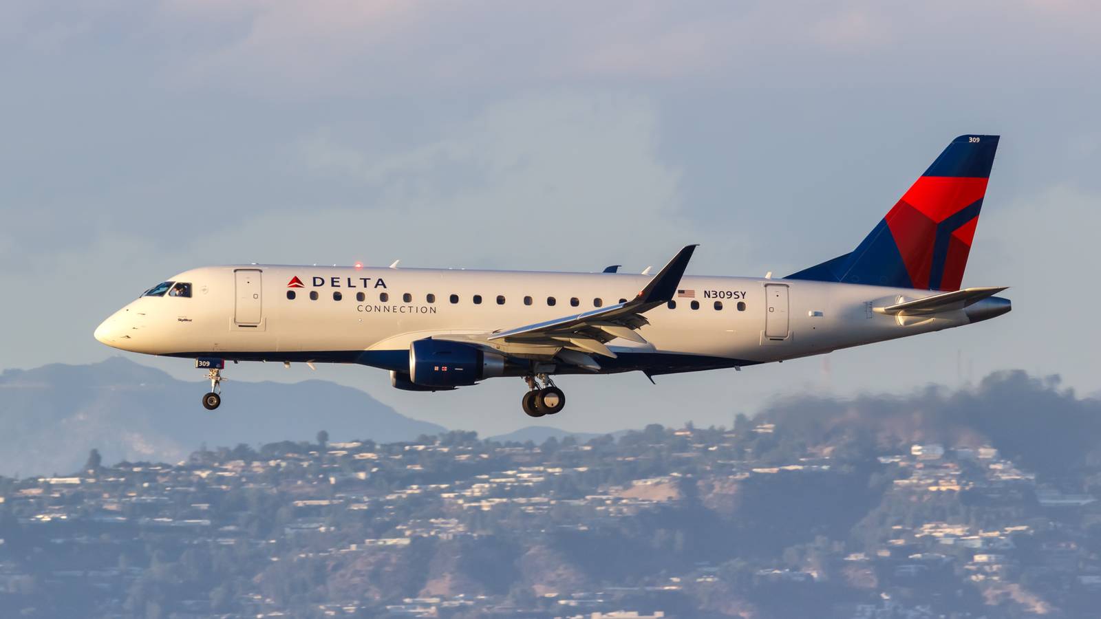 Embraer E175 Service: Delta Announces New Tulsa International-New York ...