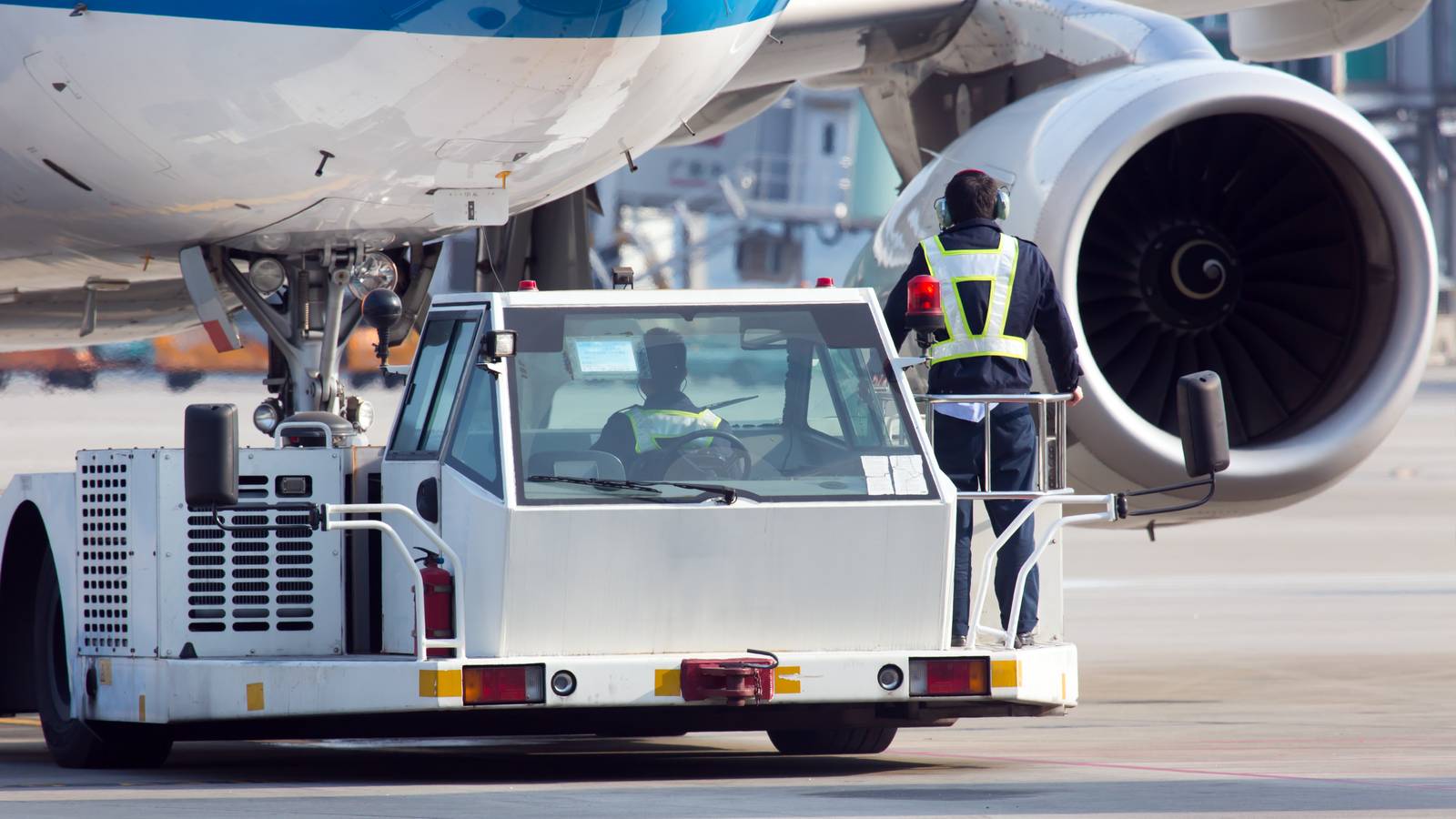 What Does It All Mean? A Brief Guide To Hand Signals On An Airport Apron